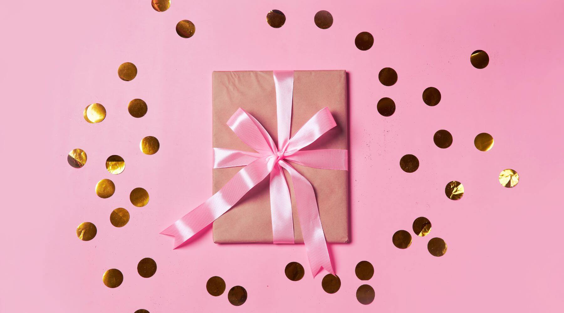 10 Company Giveaway Ideas to Captivate Your Audience & Reach New Customers